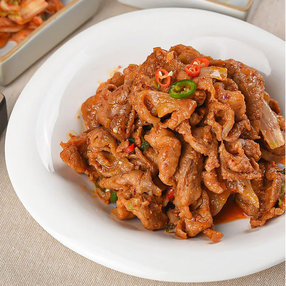 Spicy stir-fried pork (Jeyuk-bokeum) made with pork front leg 200g / 0 ...